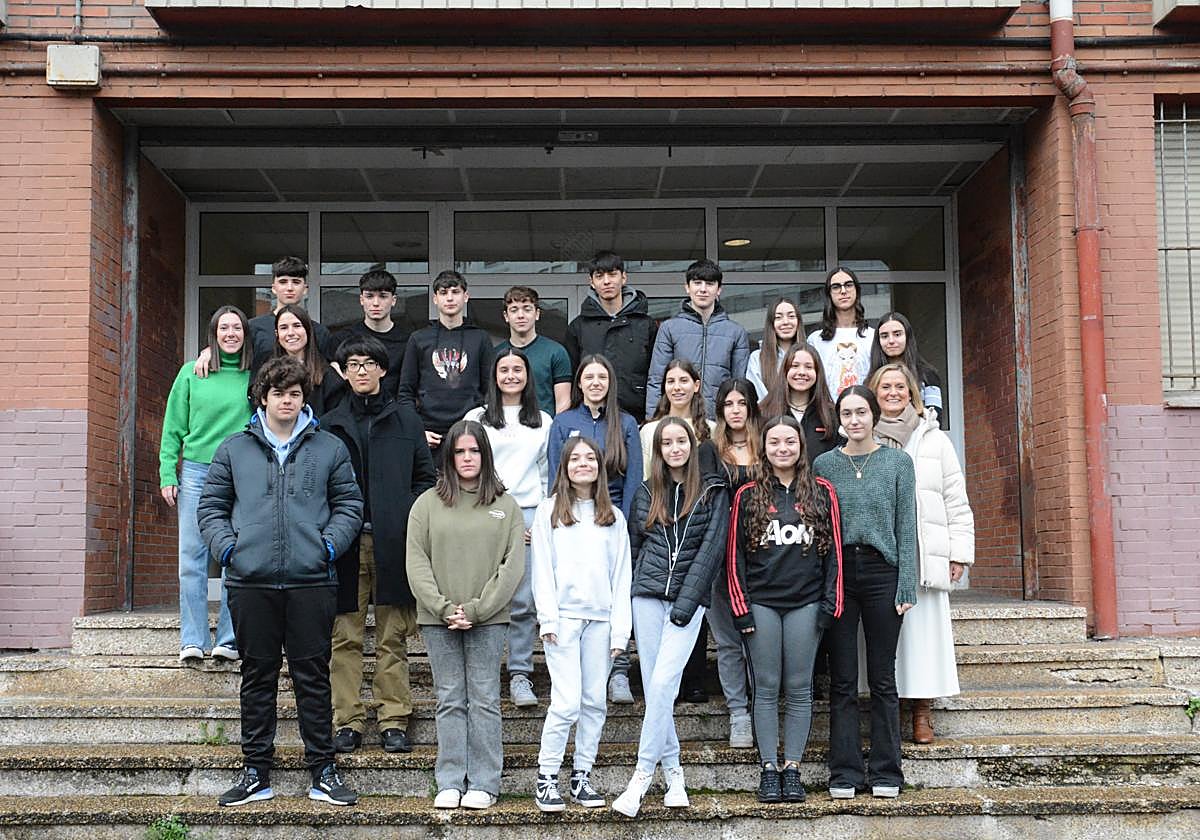 Los alumnos de los institutos Beurko y FP Barakaldo presentan a su alcaldesa las ideas con las ...